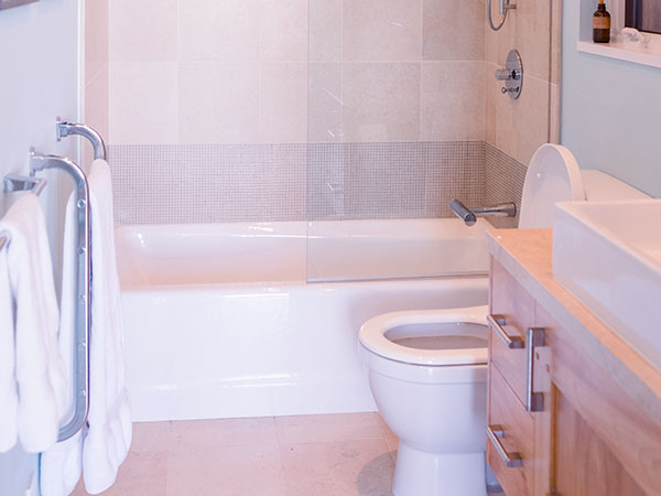 7 Common Bathroom Plumbing Problems | Sludgebusters